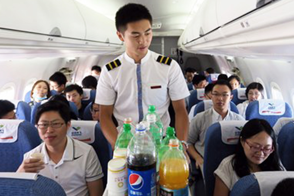 male flight attendant Archives - Gangnam Times