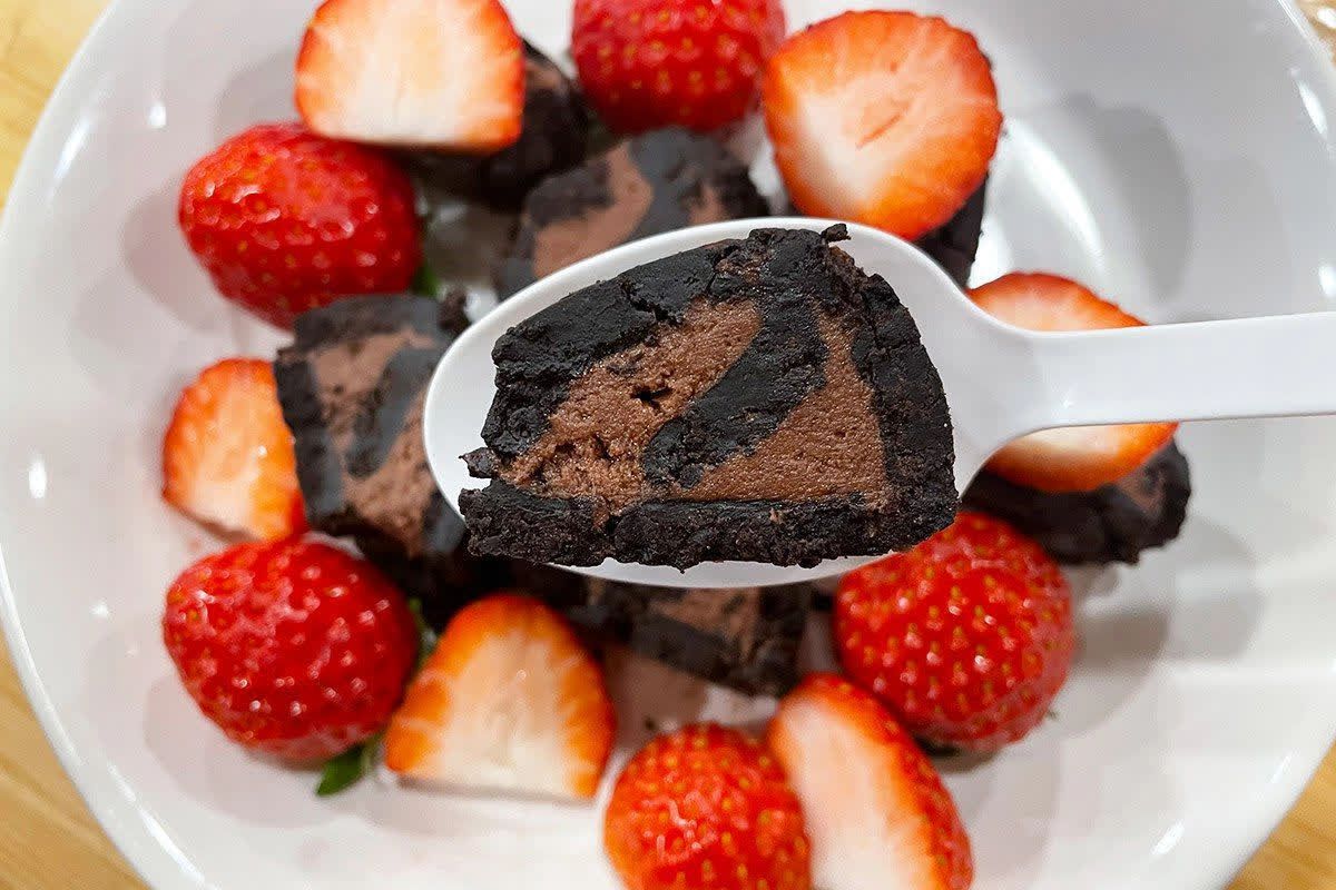 Mini Oreo Roll Cakes That Don't Need an Oven - Here's How!