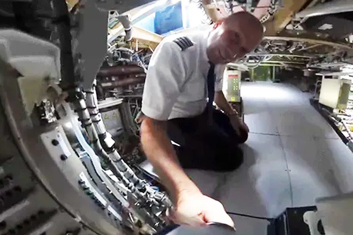 Hidden Spaces in Aircraft You Never Knew: Secrets of Cargo Holds and ...