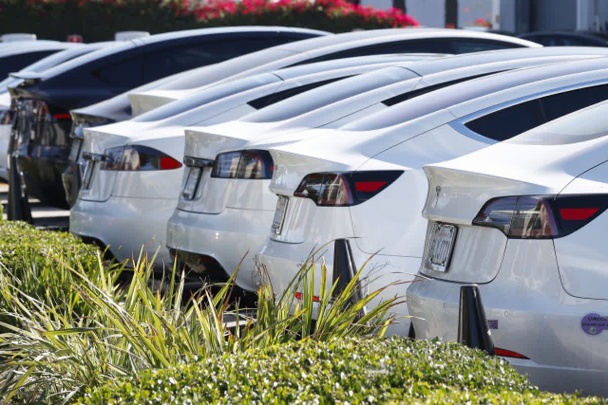US Court Suggests Tesla Knew About Autopilot Flaws, Stock Price Drops