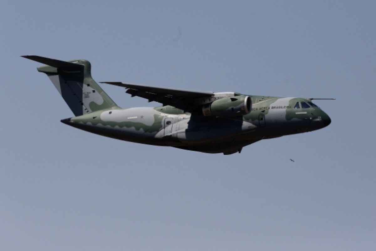 Who Will Win the Race for the Military's Next Transport Aircraft?