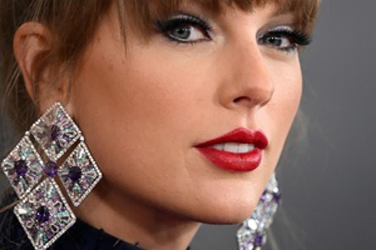 Harvard Goes Swift: 'Taylor Swift and Her World' Course Set for Spring ...