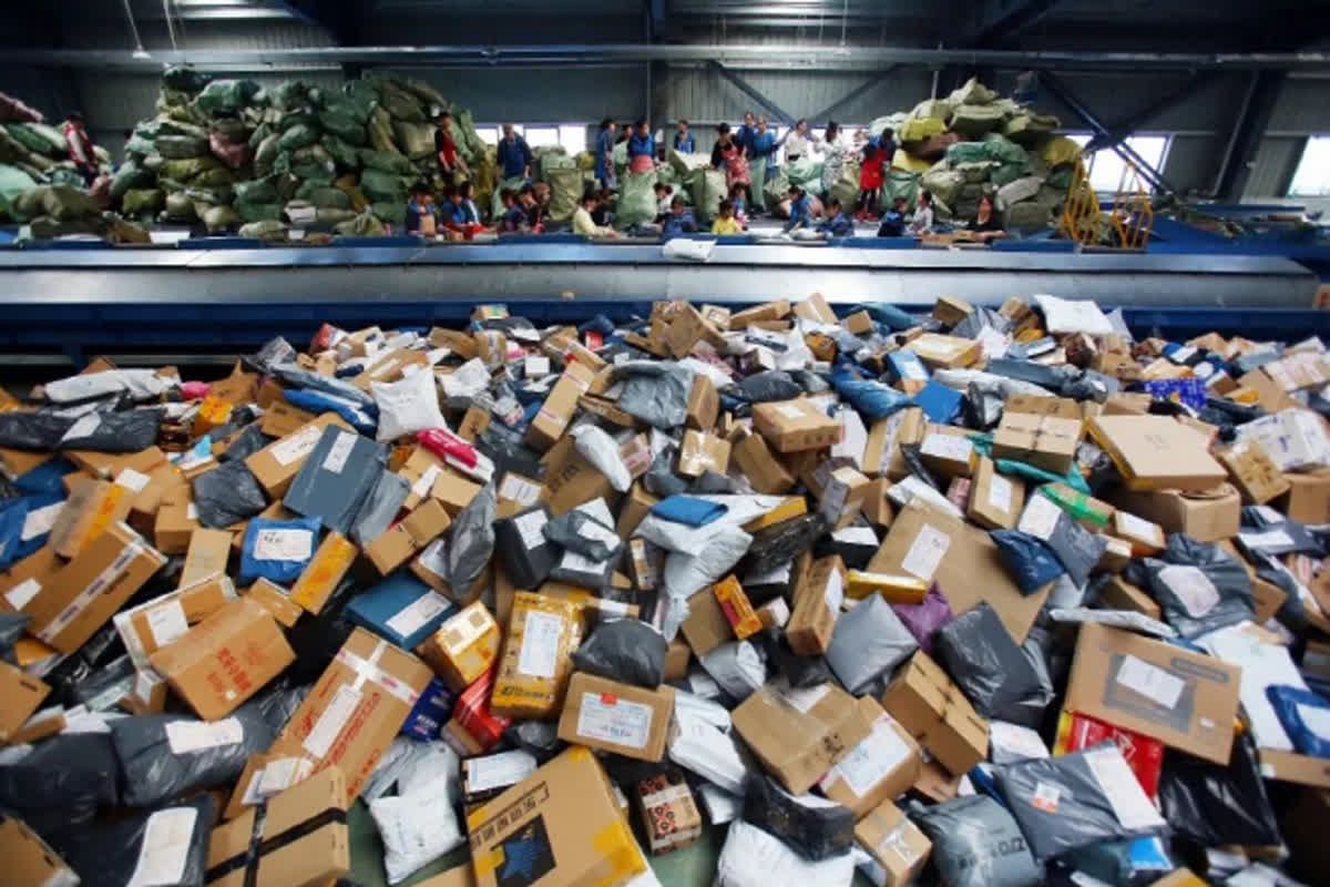China's Parcel Packaging Waste Sparks Environmental Issues