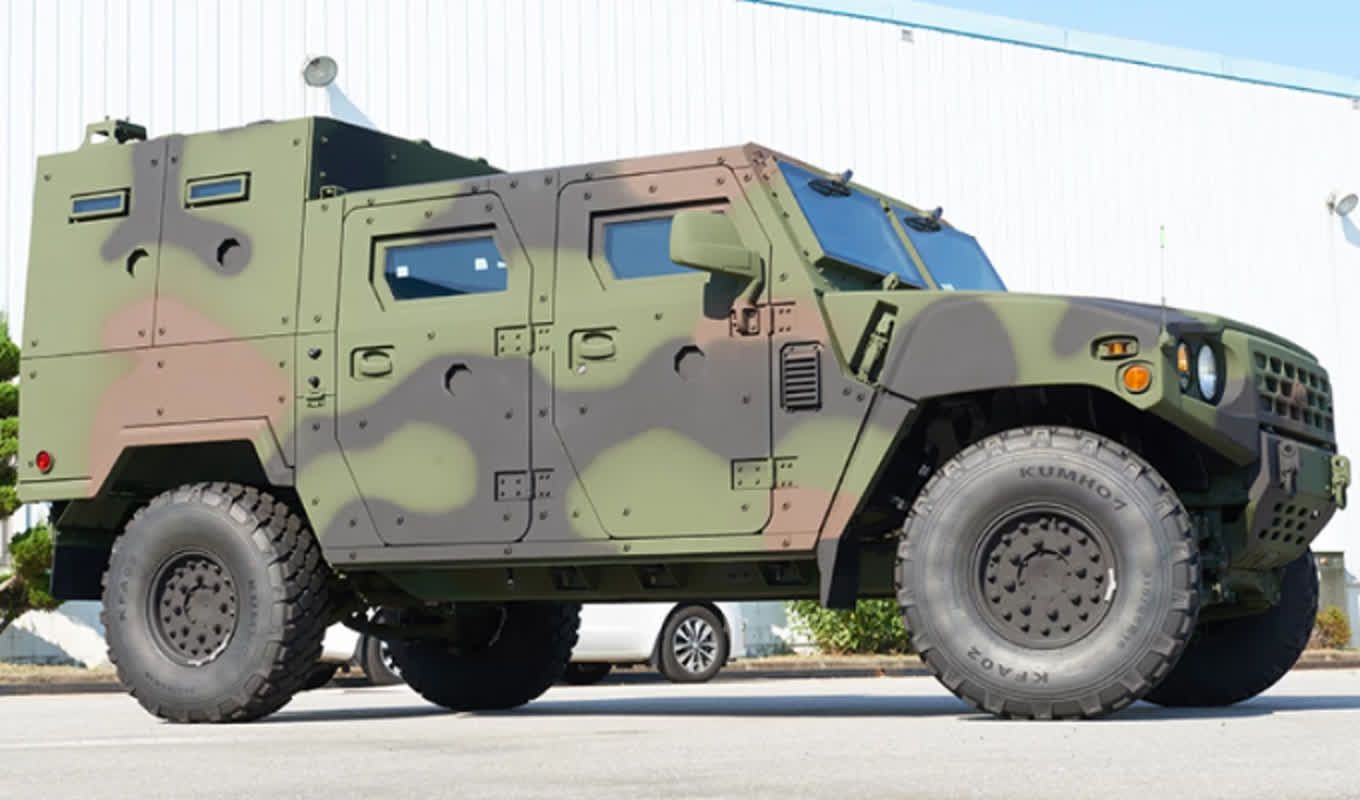 Chilean Navy Deploys South Korean KLTV Vehicles for Night Operations