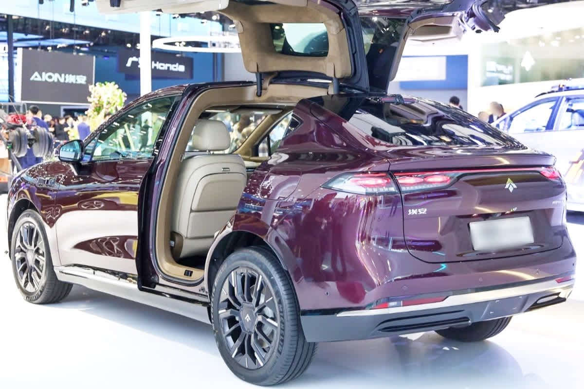 Chinese Electric Car Invasion: Is BYD the New Tesla Threat?