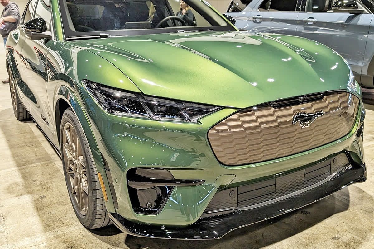 Ford Revamps 2024 Mustang Mach-E with Enhanced Performance and Extended ...