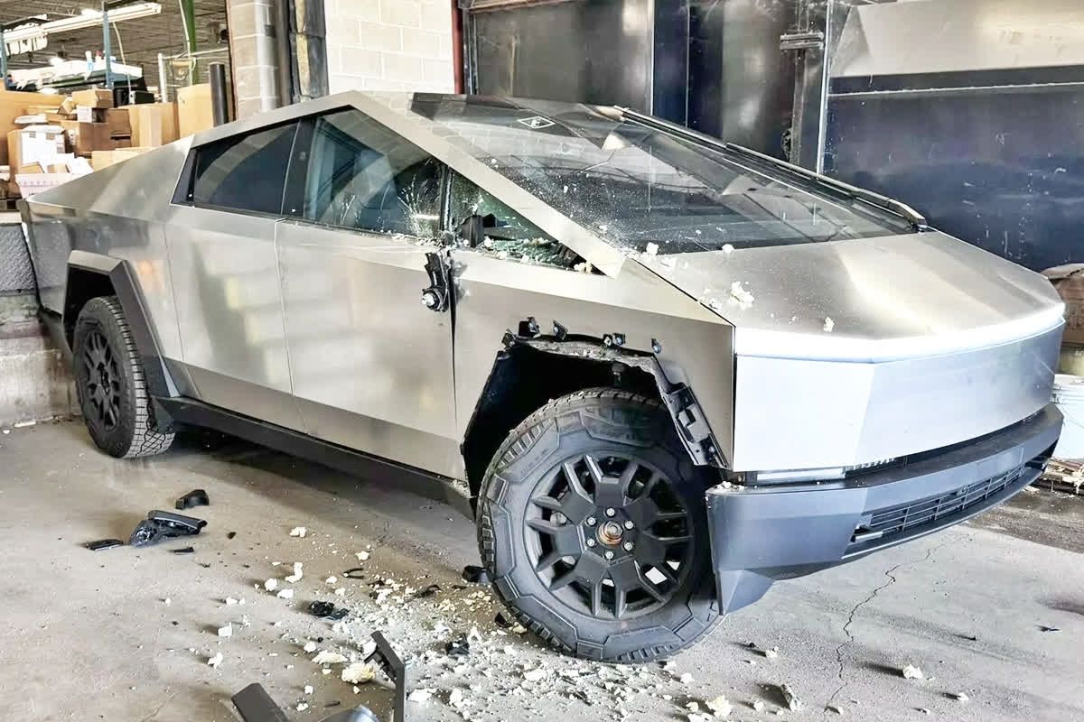 Tesla Cybertruck's Durability Raises BIG Questions After Crash